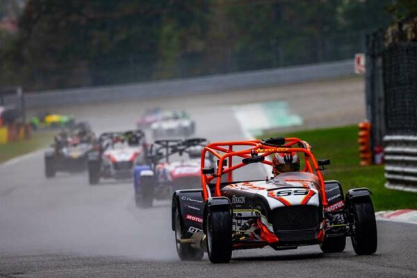 La saison de la compétition Caterham Motorsport France